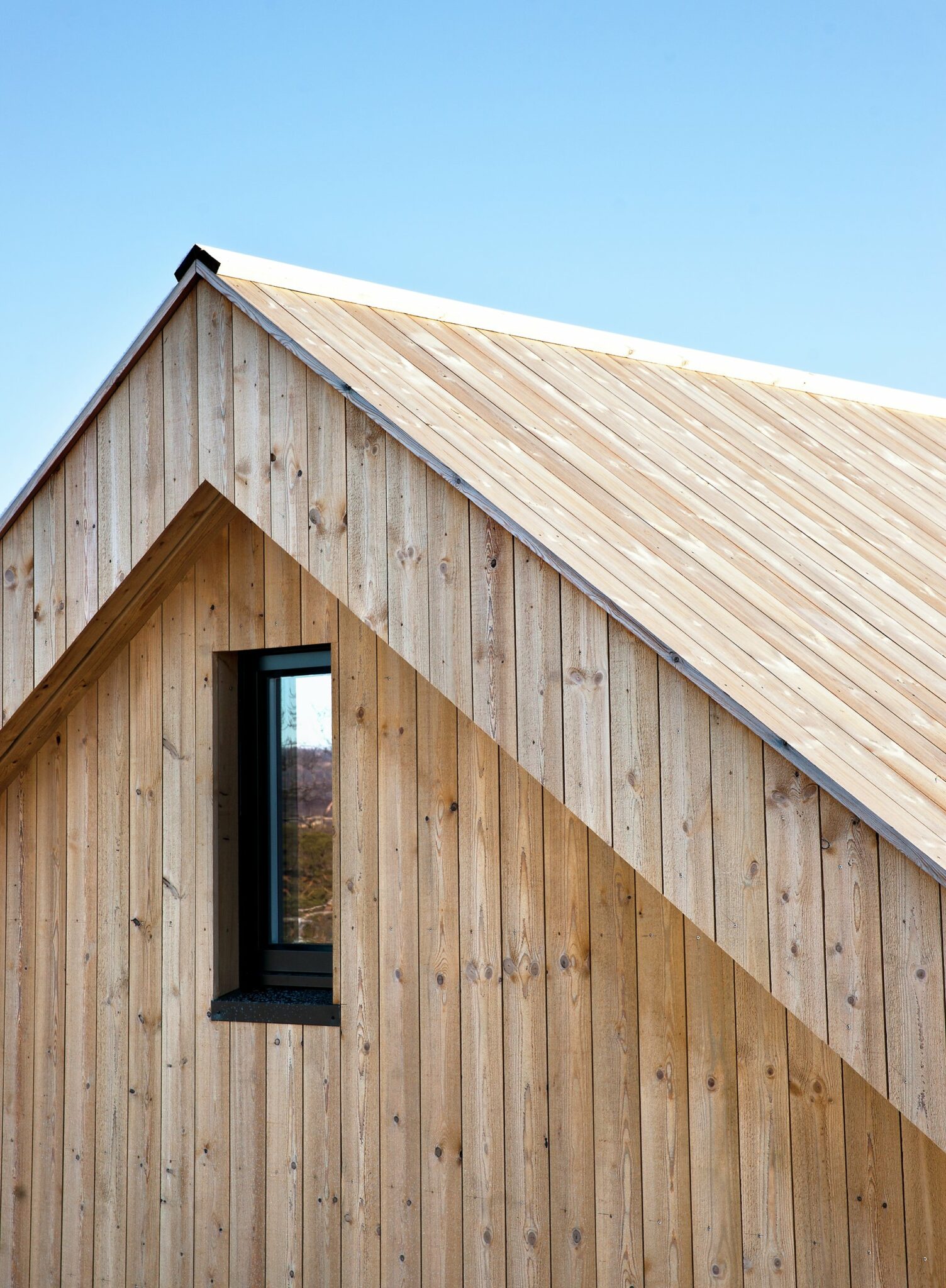 Tretak Concise | Moderne tak i tre med stilrent design | Talgø