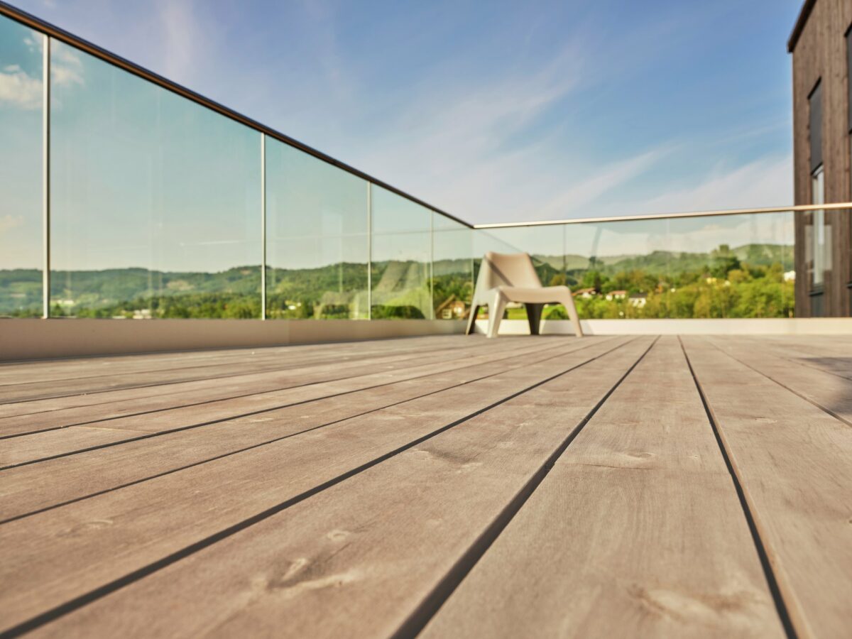 Legge terrassebord: Smilende eller ei? - Talgø MøreRoyal